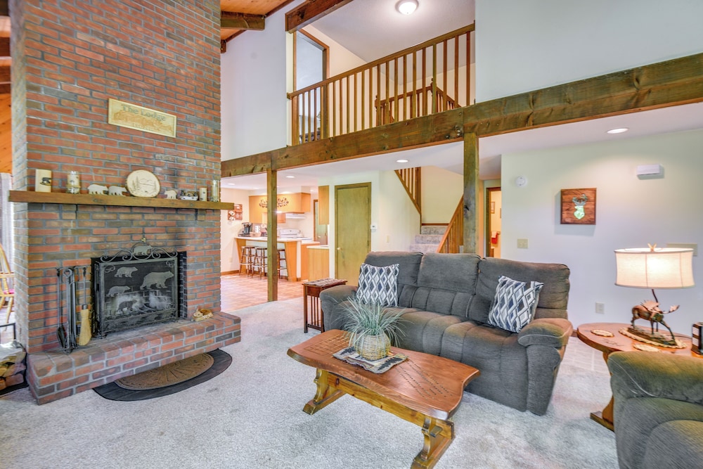 New Hampshire Vacation Rental - Walk To Beach! - Conway, NH