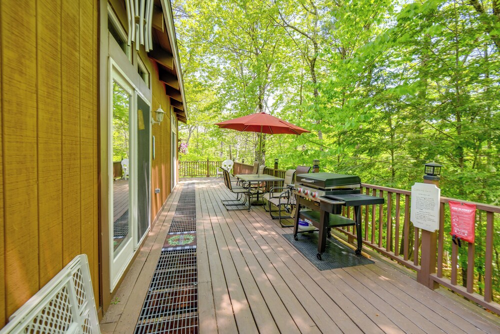 New Hampshire Vacation Rental - Walk To Beach! - Conway, NH