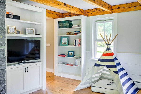 Pet-friendly House W/ Deck - 10 Mi To Stowe Mtn! - Stowe, VT