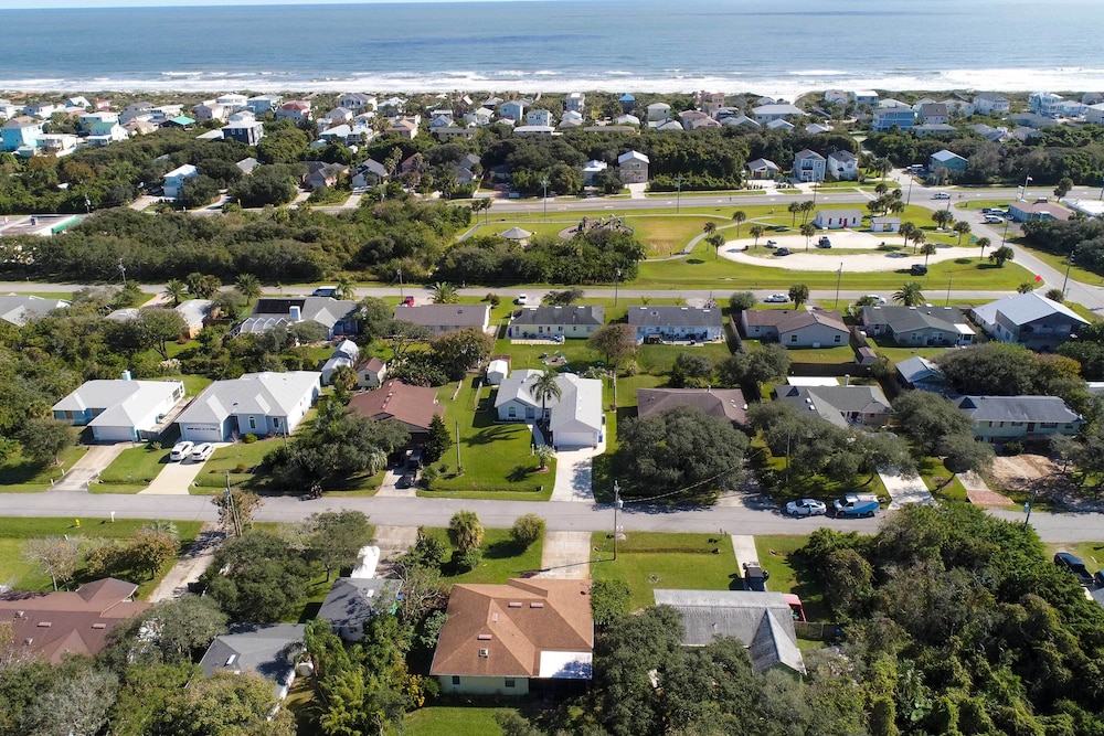 St Augustine Island Home W/ Patio, Walk To Beach! - St. Augustine Beach, FL