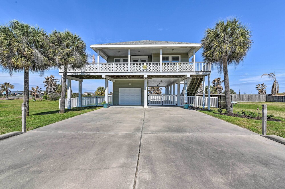 Walk To Galveston Beach: Pet-friendly Home - Jamaica Beach, TX