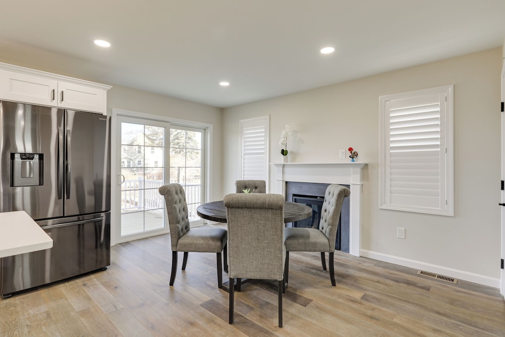 Renovated Family Home On Providence River! - Rhode Island