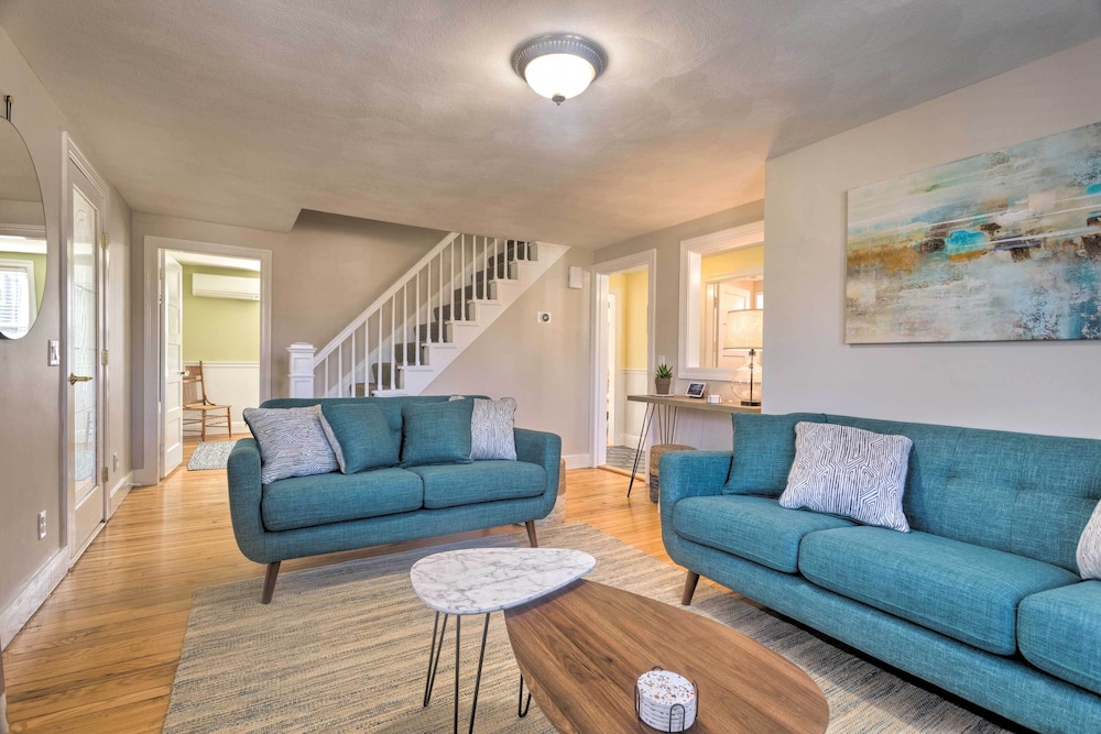 Bristol Home W/ Pool ~ 3 Mi To Dtwn & Beach! - Rehoboth, MA
