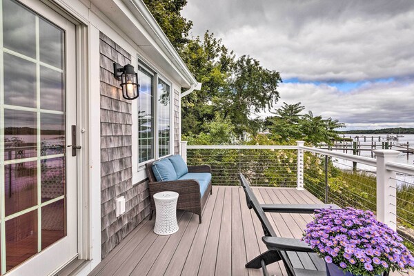 Charming Bristol Cottage W/ Private Beach! - Bristol, RI