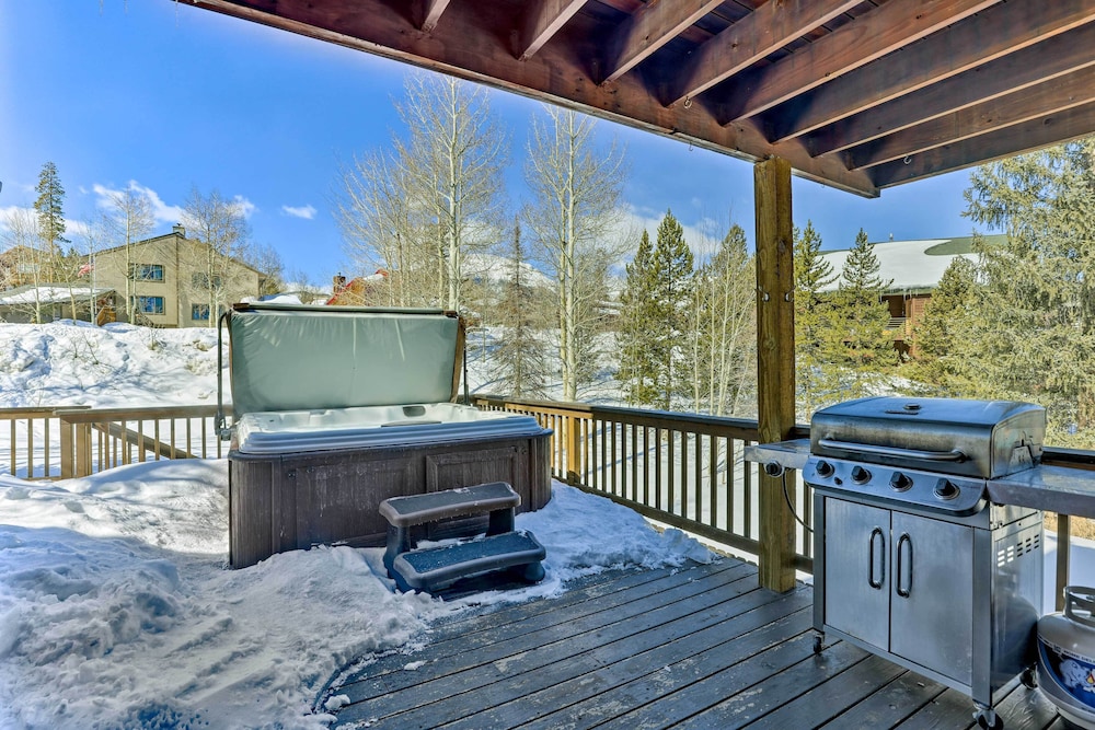 Private Deck & Hot Tub: Silverthorne Home! - Dillon, CO