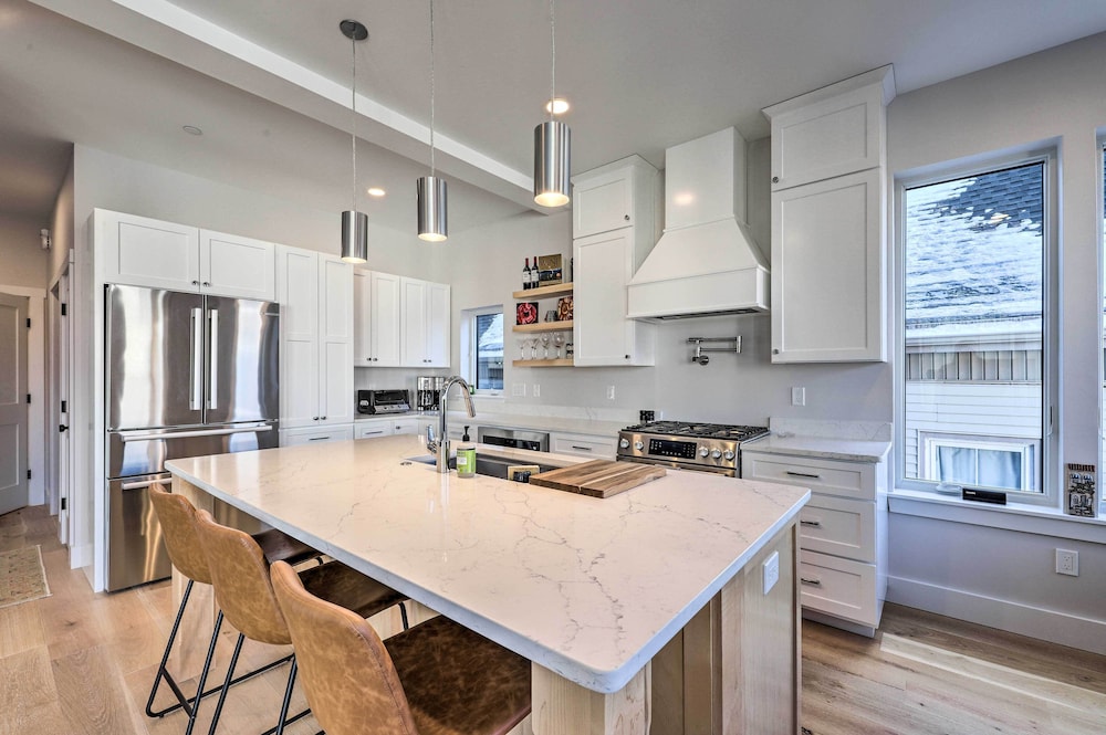 Spacious Portland Home: Walk Downtown! - Portland, ME