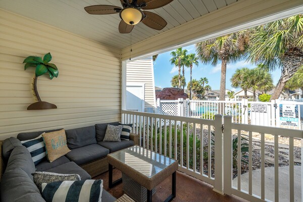 Sunny Townhome W/ Pool Access ~ 1 Mi To Beach - North Padre Island, TX