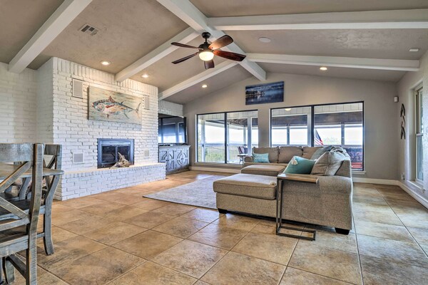 Canyon Lake Home: Hill Country & Water Views! - Canyon Lake, TX