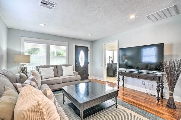 ~ 1 Mi To Pier, Fishing & Beaches: Galveston Home! - Galveston