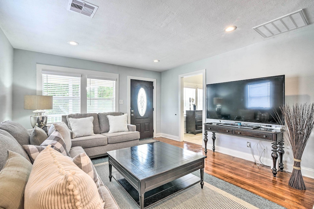 ~ 1 Mi To Pier, Fishing & Beaches: Galveston Home! - Galveston, TX