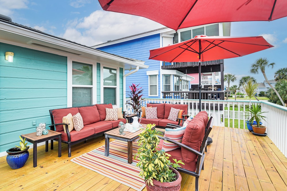 Steps To Beach: Home W/ Deck In Galveston! - Jamaica Beach, TX