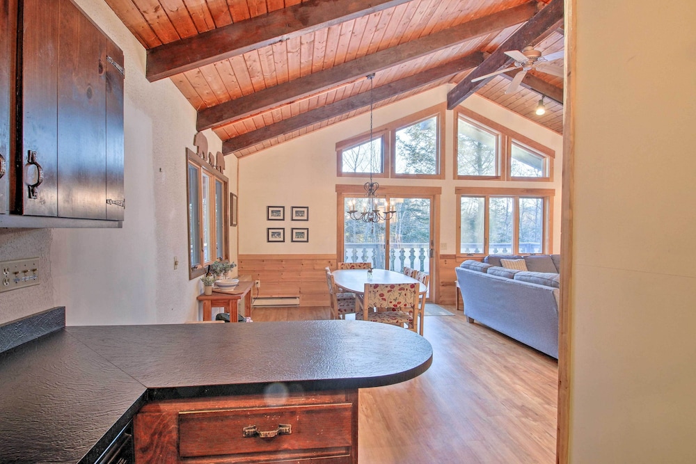 Beautiful Chalet ~ 5 Miles To Attitash Mountain - New Hampshire