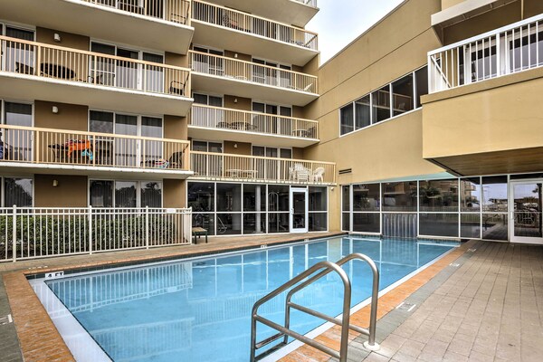 The Terrace At Pelican Beach Resort: View + Pool! - Destin, FL