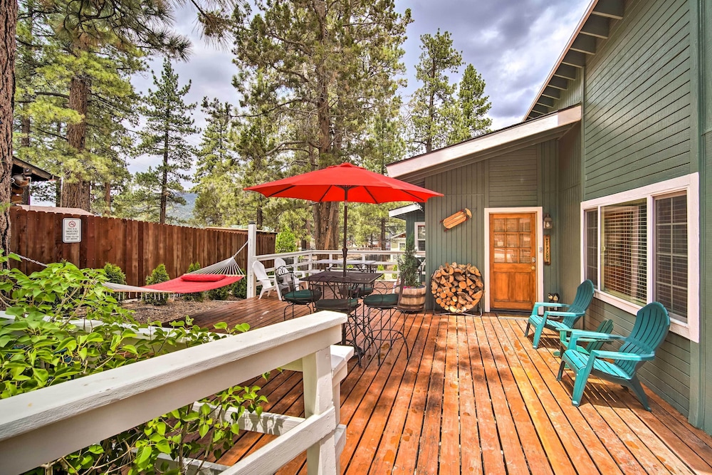 3 Mi To Skiing: Big Bear Cabin W/ Deck - Big Bear, CA
