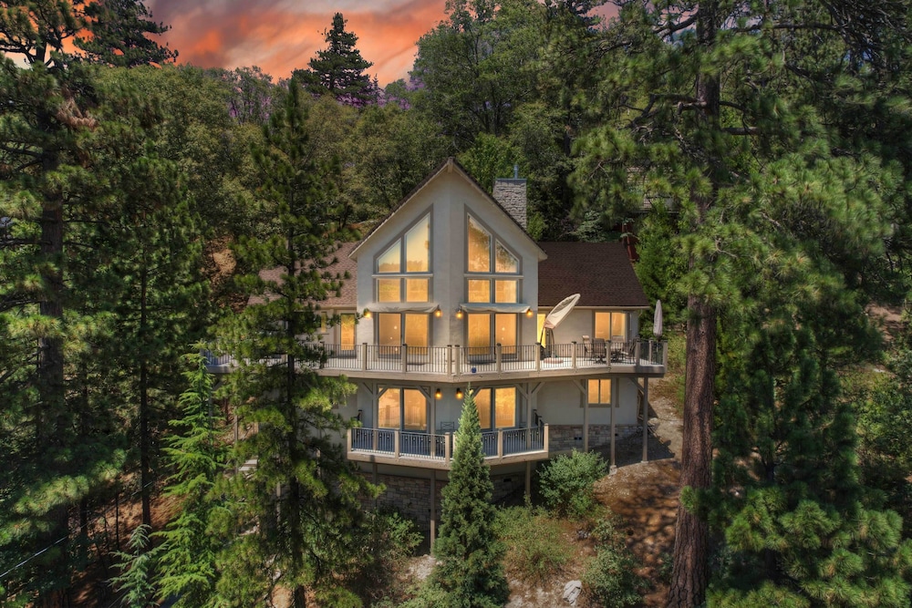 Beautiful Lake Arrowhead Cabin W/ Ev Charger - Lake Arrowhead, CA
