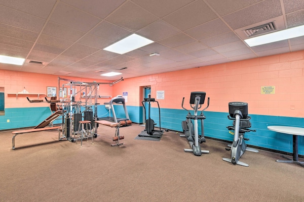 Summer Winds Resort Condo W/ Ocean Views! - Emerald Isle