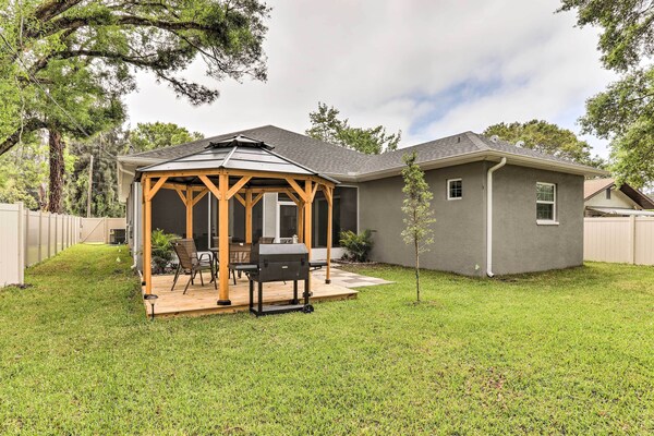 St Pete Escape W/ Patio & Yard: 6 Mi To Beach - St. Pete Beach, FL