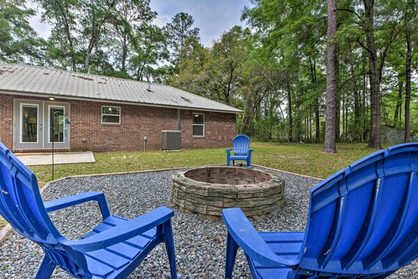Serene Live Oak Home W/ Fire Pit By River + Sosmp! - Jasper, FL