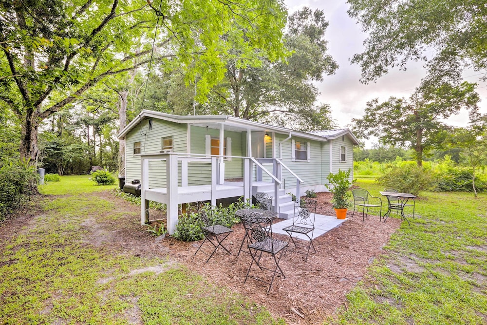 Cozy Obrien Home W/ Fire Pit & Patio Near Rivers! - Branford, FL