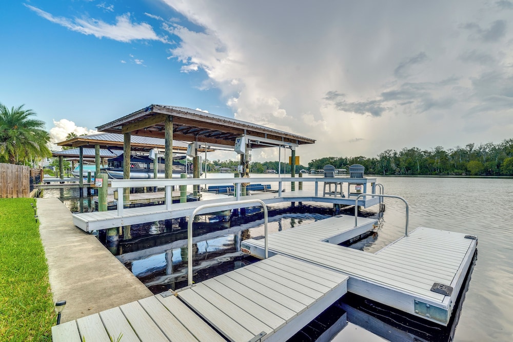 Private Dock & Water Views! Homosassa Retreat - Homosassa, FL