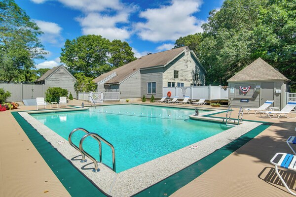 5 Mi To Mashpee Commons: Coastal Mashpee Condo - Massachusetts