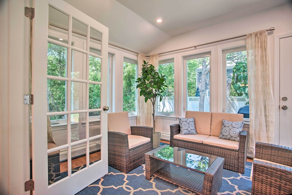 1 Mi To Beach: Home W/ Deck & Bbq In East Falmouth - Massachusetts