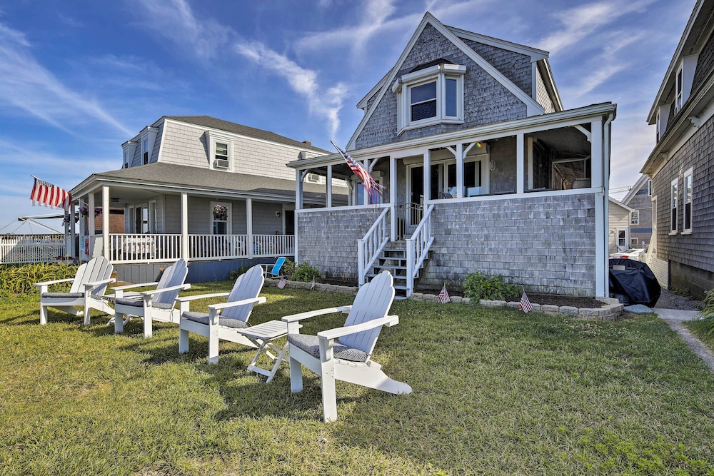 Oceanfront Cape Cod Home W/ Porch, Yard + Grill! - Halifax, MA