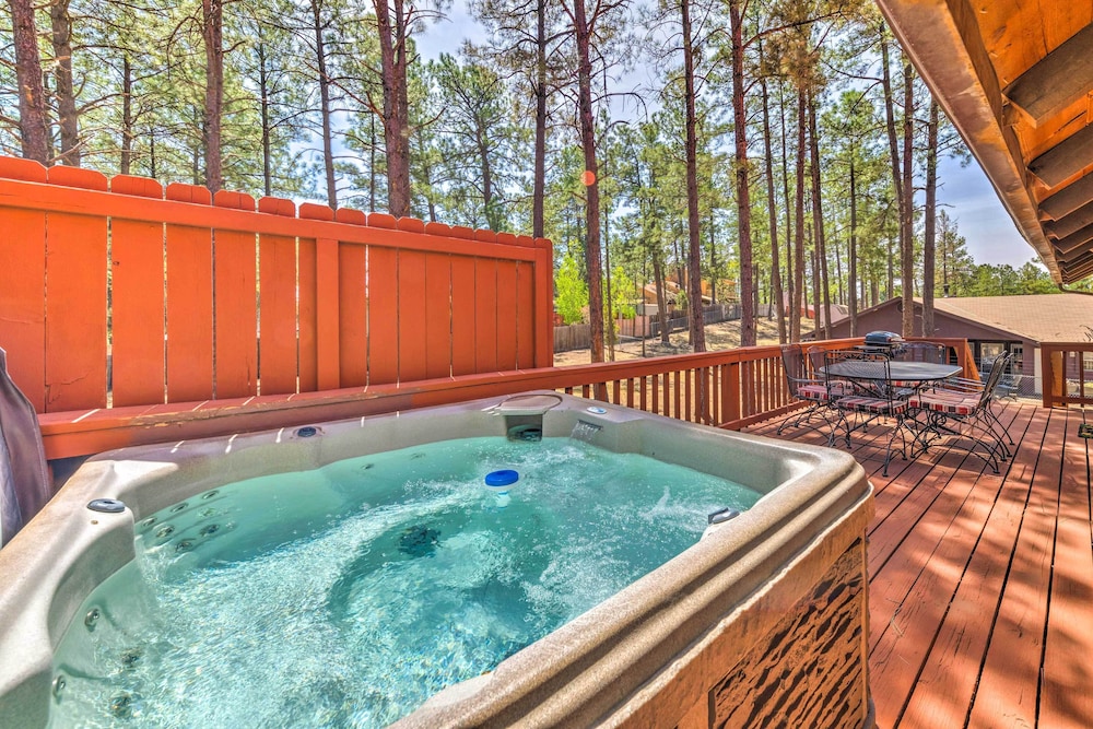 Rustic Ruidoso Log Cabin With Hot Tub & Deck! - Ruidoso, NM