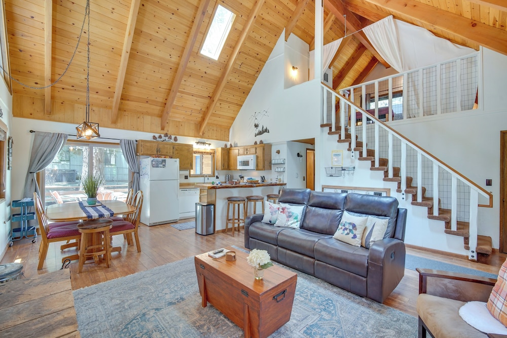 Near Chairlift & Shuttle: Big Bear Lake Cabin! - Big Bear Lake, CA