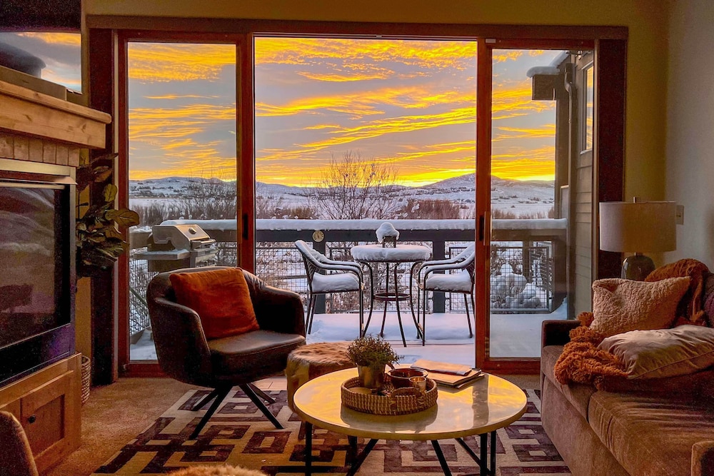 Walkable Park Mountain Getaway: Hot Tub & Views! - East Canyon State Park, Morgan