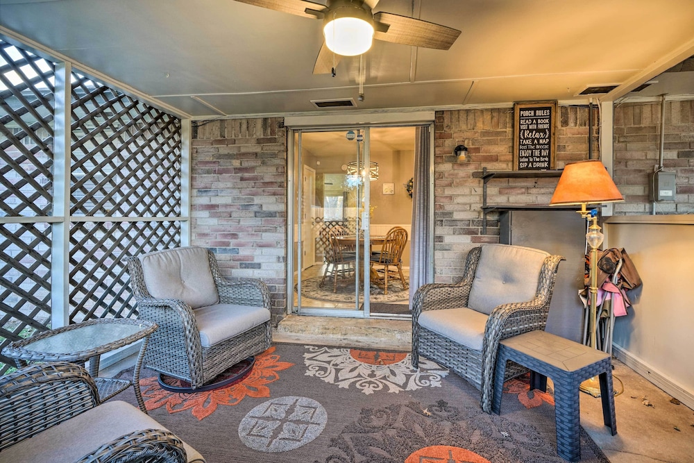 Home W/ Screened Porch ~ 10 Miles To Dtwn Okc! - Norman, OK