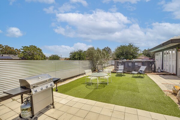 Hot Tub, Yard & Fire Pit: Joshua Tree Home! - Joshua Tree National Park