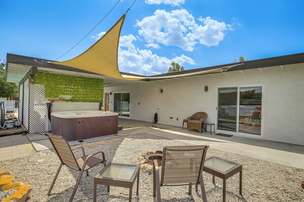 Hot Tub, Yard & Fire Pit: Joshua Tree Home! - Joshua Tree National Park