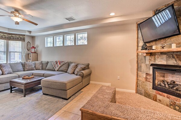 5 Mi To Big Bear Lake: Cozy Cottage W/ Hot Tub - Big Bear, CA