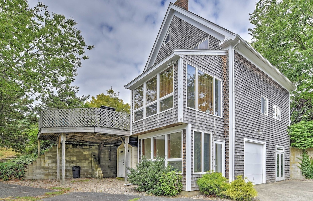Charming Hyannis Home W/ Deck: Walk To Beach! - Barnstable, MA
