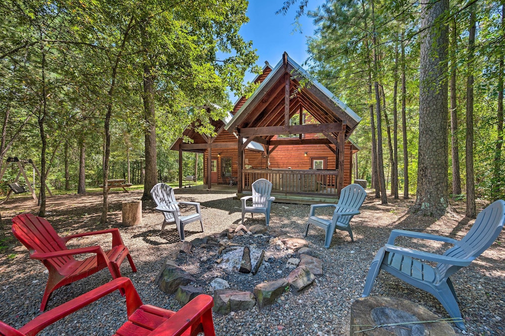 Cabin W/ Hot Tub & Games, 4 Mi To Beavers Bend! - Broken Bow, OK