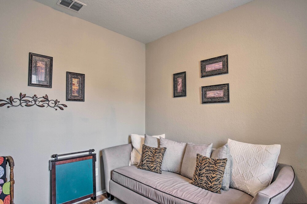 San Antonio Abode Near Golf, Shops + Dining! - San Antonio, TX