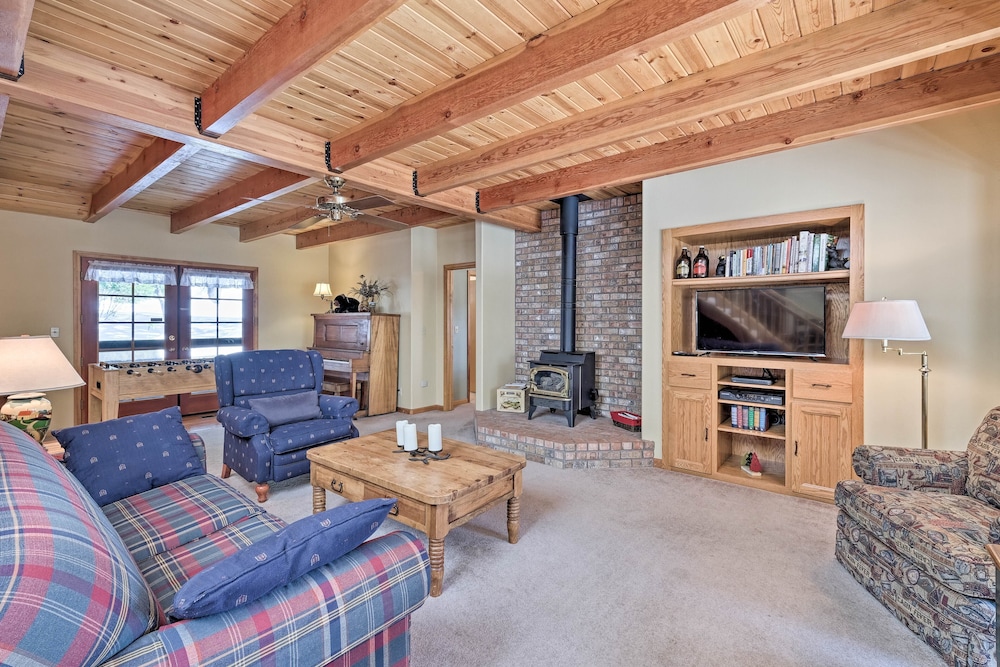 Near Bear Valley: Peaceful Arnold Home W/ Hot Tub - Murphys, CA