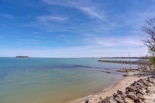 Cozy Middle Bass Island Getaway On Lake Eerie! - Put-in-Bay, OH