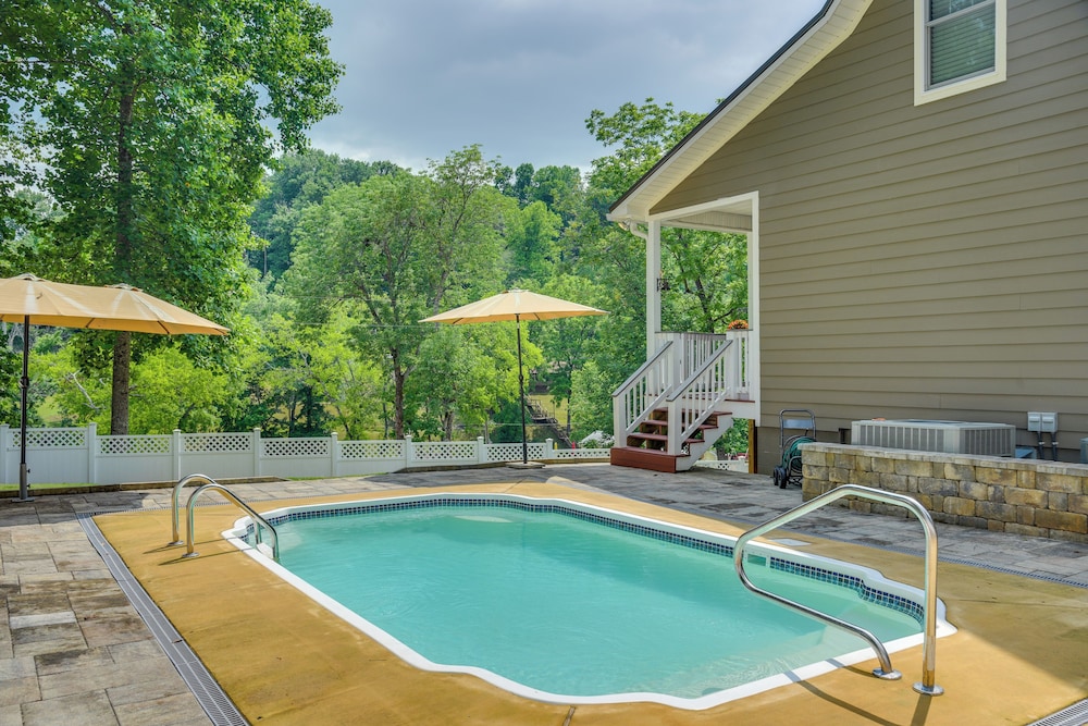 Modern Tims Ford Lake Home W/ Private Dock & Pool! - Lynchburg, TN