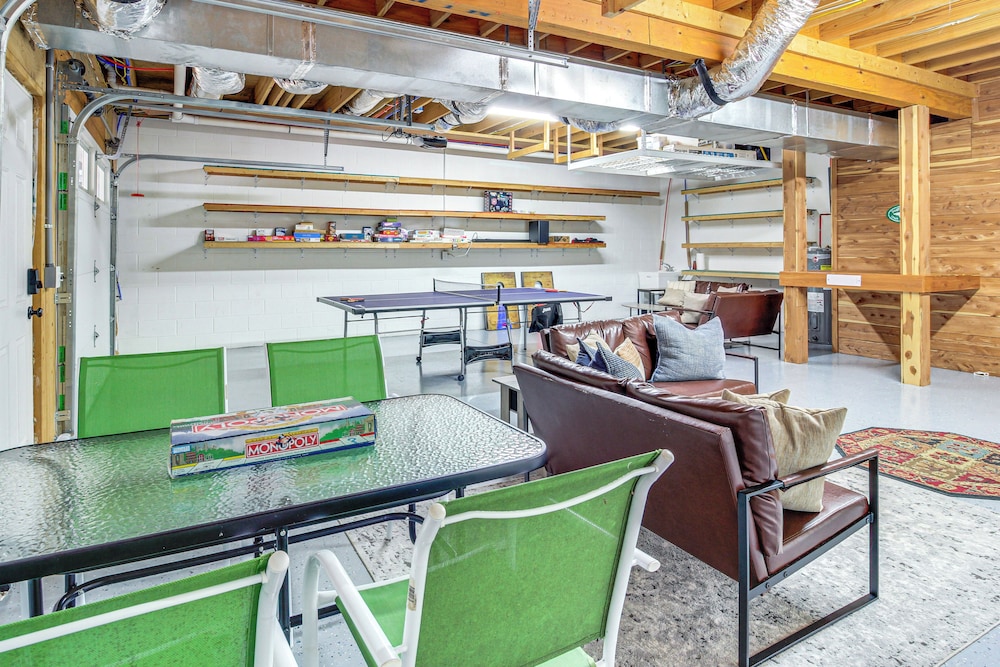 Modern Tims Ford Lake Home W/ Private Dock & Pool! - Tims Ford State Park, Winchester