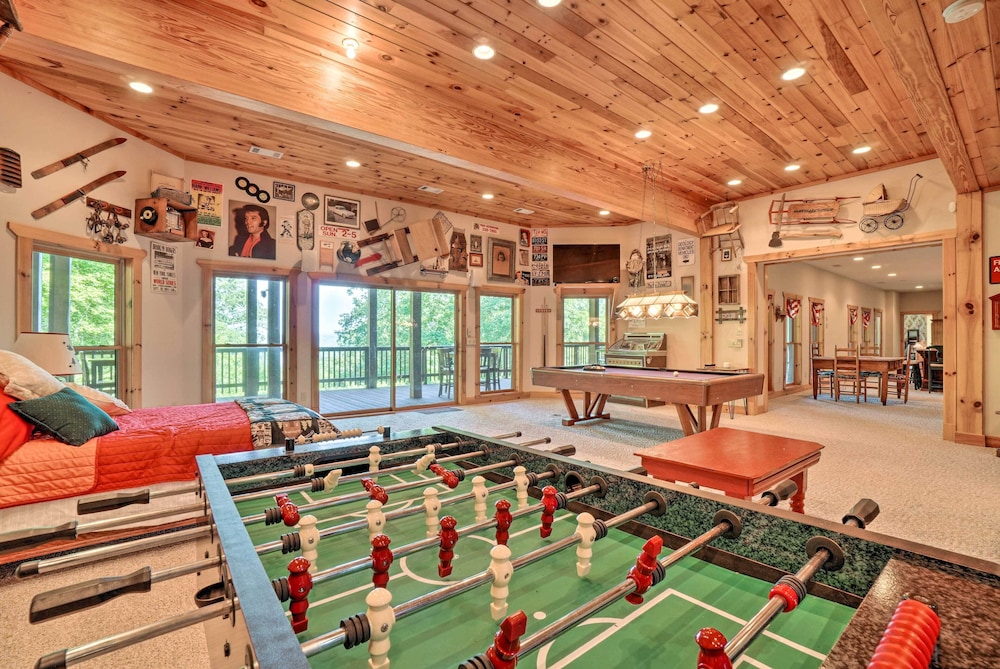 Custom Cabin W/ 12 Acres On Dale Hollow Lake! - Dale Hollow Reservoir, TN