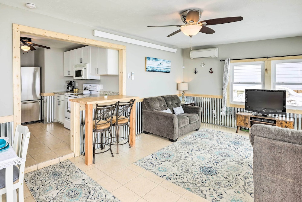 Lakefront Vacation Rental With Fire Pit & Dock! - Lake Poinsett, SD