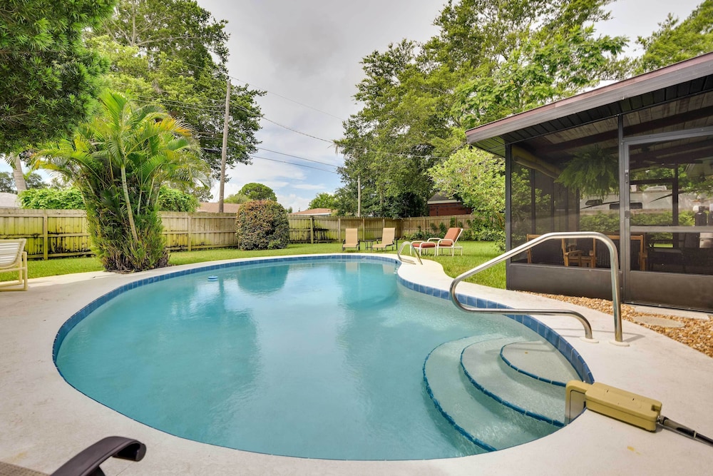 'Uncle Louie's' Gulf Coast Gem W/ Outdoor Oasis - Longboat Key, FL