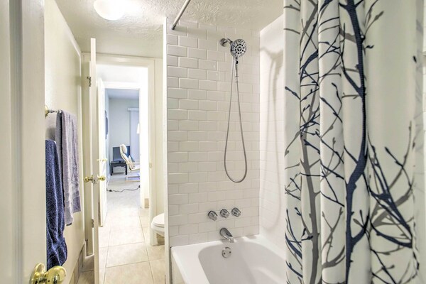 레이크 코너로 근처의 월덴 골프 코스 콘도! - 컨로우