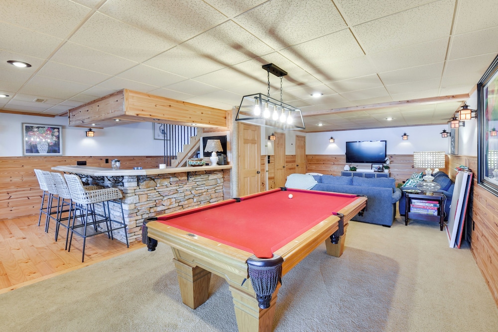 Beautiful Lake Keowee Home W/ Boat Dock & Fire Pit - Walhalla, SC