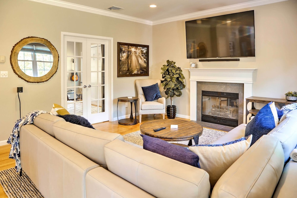 Colonial-style 'Warwick Retreat' - 1 Hour To Nyc! - Greenwood Lake, NY