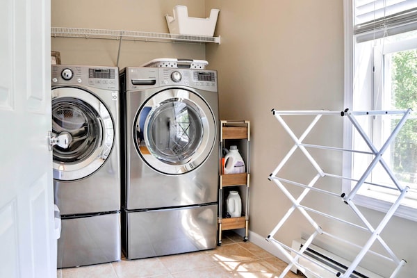 Colonial-style 'Warwick Retreat' - 1 Hour To Nyc! - Greenwood Lake, NY