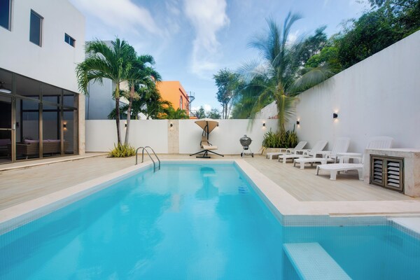 1 Mi To Beach: Luxe Playa Del Carmen Home W/ Pool - Playa del Carmen