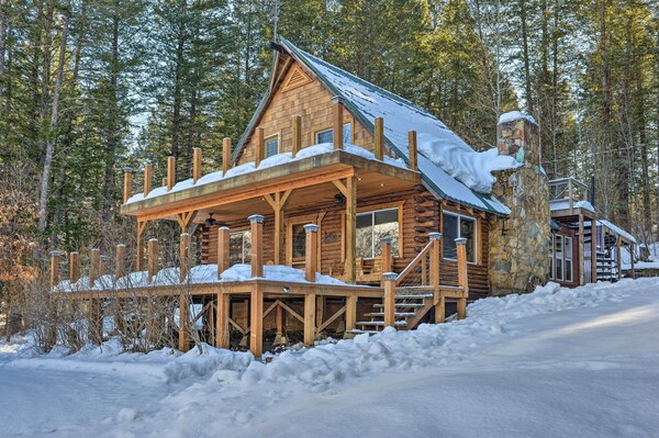 Alpine Adventures: Cozy Log Cabin W/ Deck & Views! - Wyoming